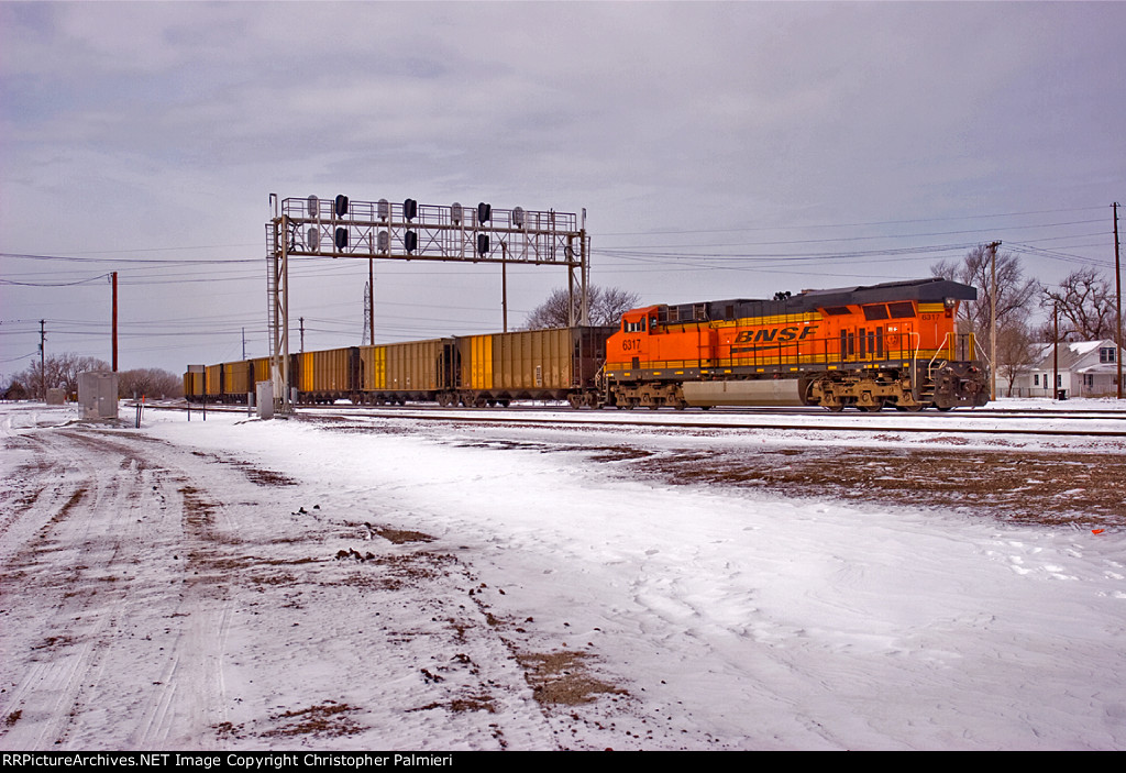 BNSF 6317 - Rear DPU on E-RTRNAM0-13